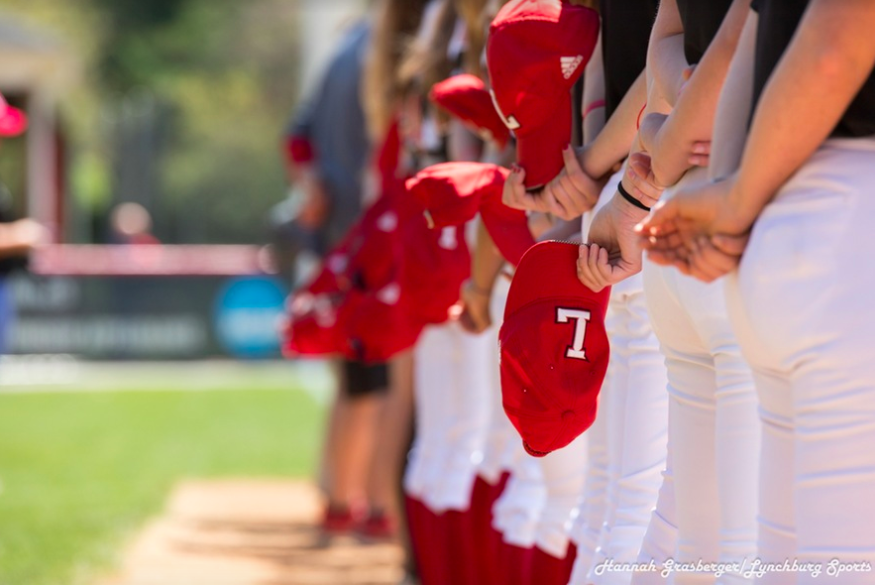 Softball begins 2019 Season
